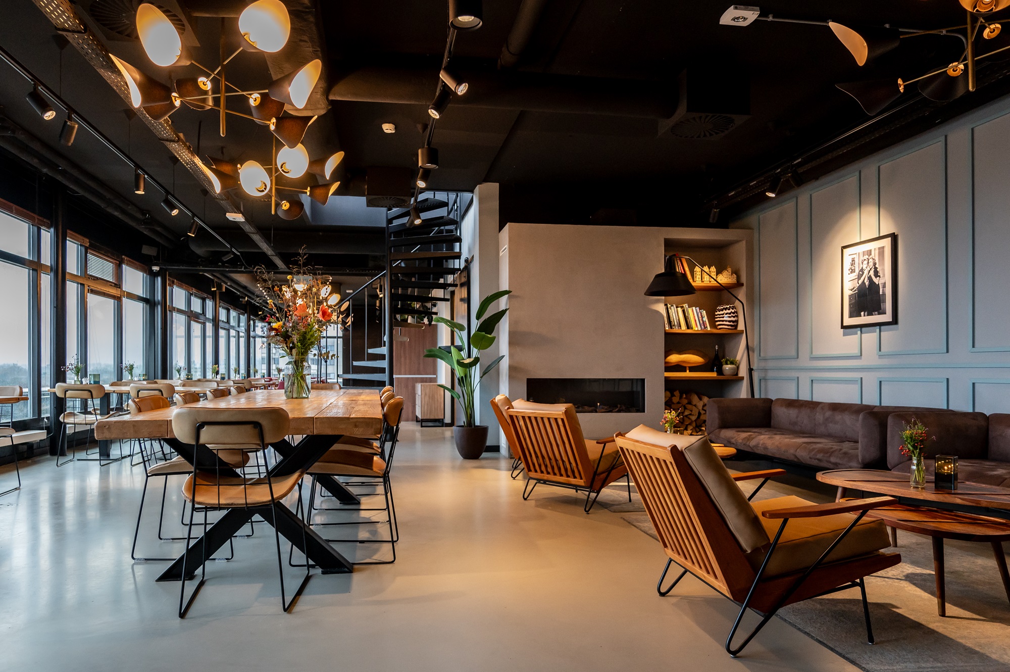 Lucia's Zuidas • Amsterdam • Food, drinks & amazing views!